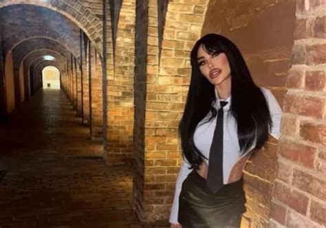 Australias ‘barbie Shows Edgy New Look After Years Of Plastic Surgery