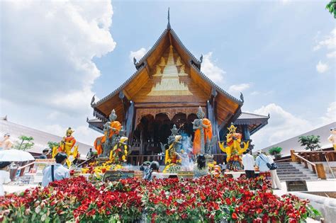 ท้าวเวสสุวรรณพันล้าน วัดป่าวังน้ำเย็น