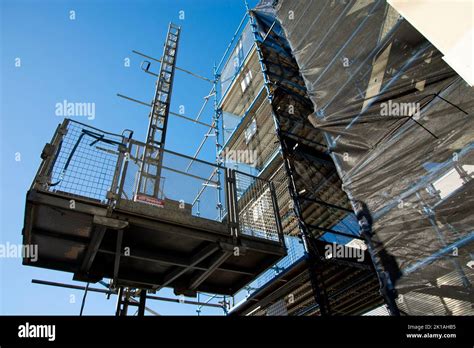 Elevator Construction Scaffolding Hi Res Stock Photography And Images
