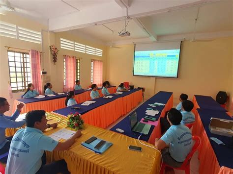 លោក ភោគ ហឿន នាយក វិទ្យាល័យ កោះ ស្តេច បាន ដឹកនាំ កិច្ច ប្រជុំ ស្តីពី ការបូក សរុប របាយការណ៍ អធិការ