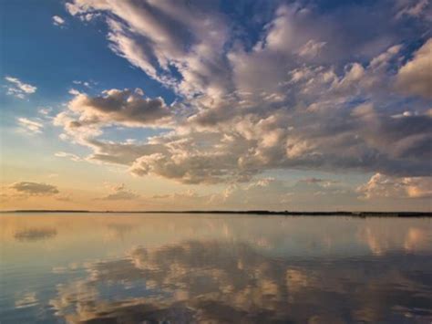 北海道のウユニ塩湖 まるで鏡のような絶景が見られる「北海道の湖」4選 北海道likers