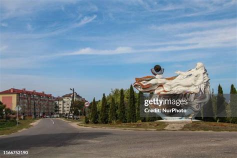 Yantar Photos and Premium High Res Pictures - Getty Images