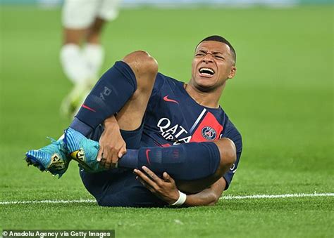 Kylian Mbappe Could Be A Doubt For Newcastle Tie After Limping Off With