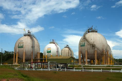 Petrobras anuncia redução no preço da gasolina em ou R por