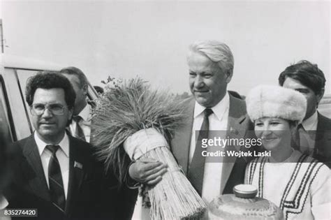 697 Boris Yeltsin 1991 Photos And High Res Pictures Getty Images
