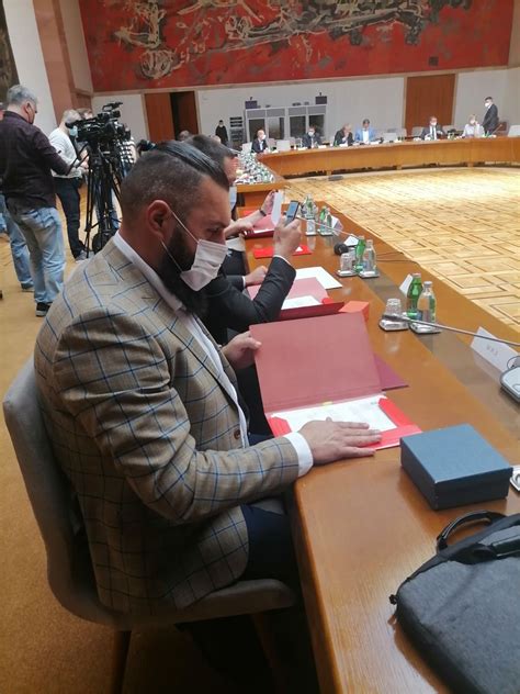 МИНИСТАРКА ЗА РАД ЗАПОШЉАВАЊЕ БОРАЧКА И СОЦИЈАЛНА ПИТАЊА ДАРИЈА КИСИЋ ТЕПАВЧЕВИЋ УРУЧИЛА