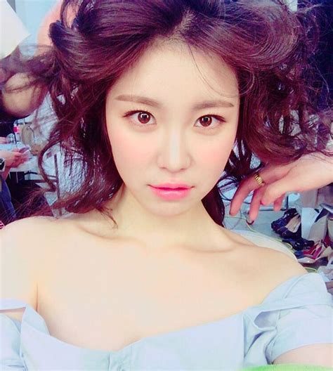 Jun Hyo Seong Secret 전효성 On Instagram “앳스타일 4월호 뷰티화보 촬영중 바비브라운