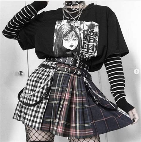 View 28 Grunge Aesthetic Alt Outfit Ideas Aboutbasestock