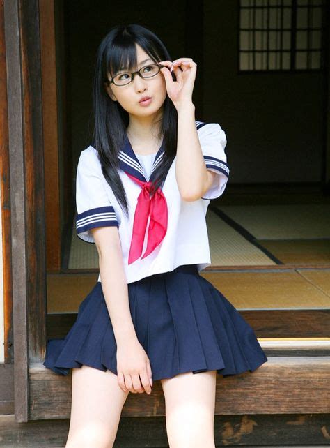 Mizuho Nishimura Minirock Mädchen Japanische Schuluniform Und Schöne Japanische Mädchen
