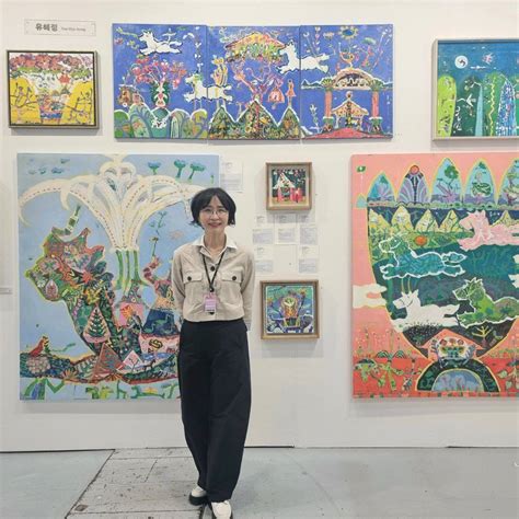 유혜정 큐레이터 노트 프랑스의 화가 장 뒤뷔페는 규범화된 현대 문명의 억압을 걷어낸 인간 본연의 예술을 추구했다 아르 브뤼art Brut라 불려진 그의 작업은