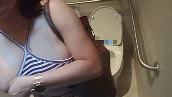 Camara oculta en baños publico Videos XXX Porno Gratis