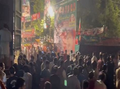 Showdown Over Imran Khan Pti Workers Take Control Of Zaman Park After