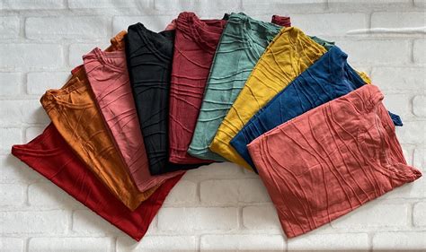 ขายส่งและปลีก ขายส่งและปลีก เสื้อผ้าเรย่อนสตรีราคาถูก