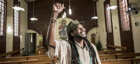 Padre Assis Meu Cristo Tem Cabelo Crespo é Do Povão E Anda Por