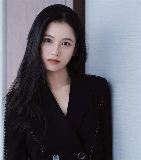 C Actress Zhang Jing Yi In Talks For First Period Romance Drama Based On Novel First