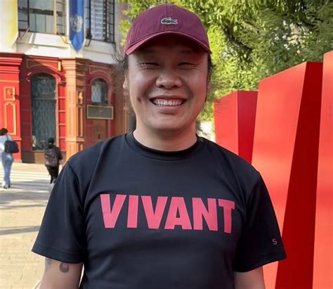 Vivantチンギスはモンゴルの有名俳優でアパレルブランド「bars」オーナーで美人妻とラブラブ！来日を満喫