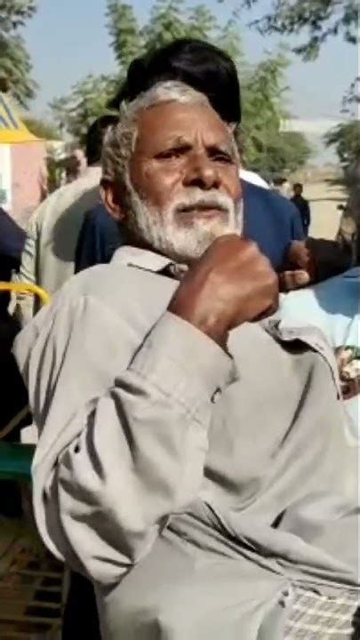 عمران خان کے لئے بیٹا باپ کو اٹھا کر ووٹ ڈالنے پہنچ گیا ووٹ قوم کی