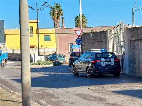 Scontro Tra Auto E Moto Sulla Rotatoria Centauro In Ospedale