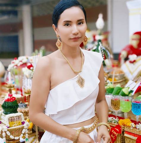 ตุ๊กตาตั้งศา ศาลพระภูมิ ศาลพระพรหม โดยเมืองราชศาลพระภูมิ Facebook