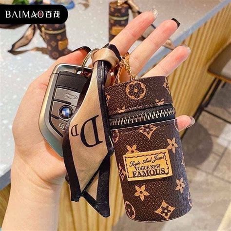 พวงกุญแจหลุยสุดหรู ใส่ของได้ด้วย Shopee Thailand