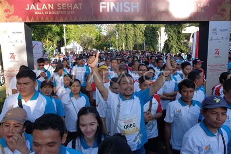 JALAN SEHAT BUMN HADIR UNTUK NEGERI ANTARA Foto