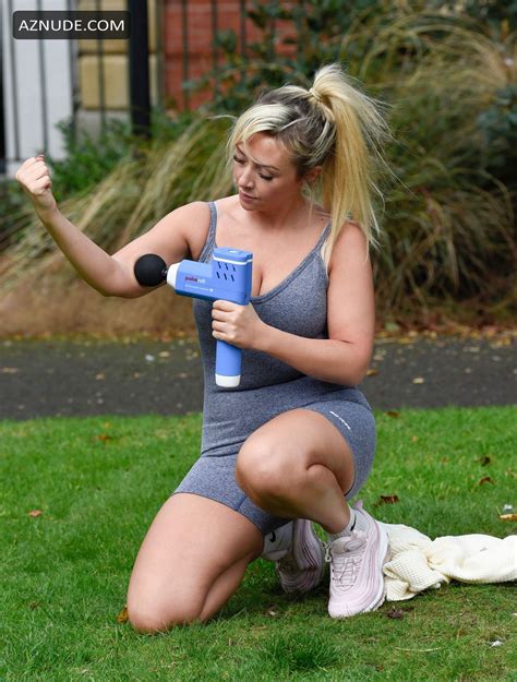 Kimberly Hart Simpson Heads To The Park For A Massage Gun Workout In