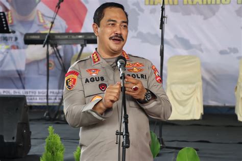 Kabareskrim Polri Kunjungi Sekolah Masa SMA Cek Vaksinasi Dan Serahkan