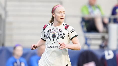 Portland Thorns Becky Sauerbrunn Announces Retirement