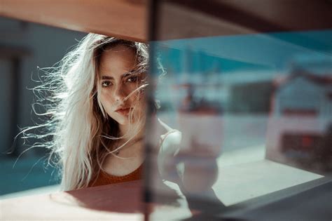 Fond Décran Visage Lumière Du Soleil Femmes En Plein Air Femmes