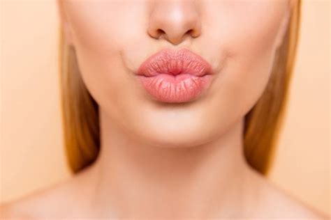 Naturally Fuller Lips 13 Effective Tips And Products Remediya