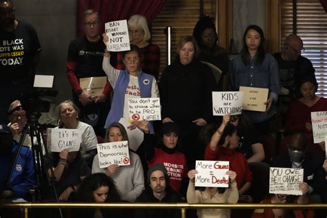 Tennessees House Expels 2 Of 3 Democrats Over Guns Protest Ktla