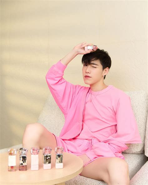 Ig พีพี กฤษฏ์ อำนวยเดชกร 忍不住夸，太太太好看了！ 今天 Pp 涂了mistine奶咖唇釉j07，超显气质超百搭。 蕴含1 丰 Instagram