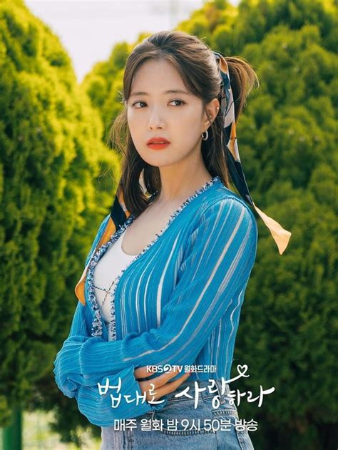 Tampil Cerah Dan Ceria Yuk Intip Gaya Outfit Ala Kim Yu Ri Di Drakor The Law Cafe Foto 1