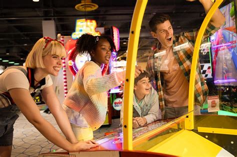 Round1 Bowling And Arcade Potomac Mills 2700 Potomac Mills Cir