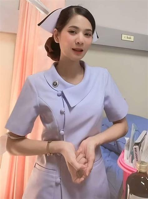 ปกพนโดย thu ใน nurs สาวสวย สาวม ปลาย สาว