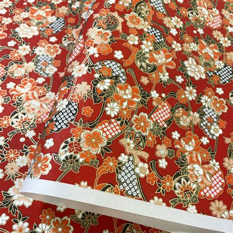 華やかな友禅紙 毬と雪輪 鹿の子紋様に季節の花々 赤地 菊判 大判 約63x93cm 千代紙 Yuzen Dyeing 森田和紙オンライン