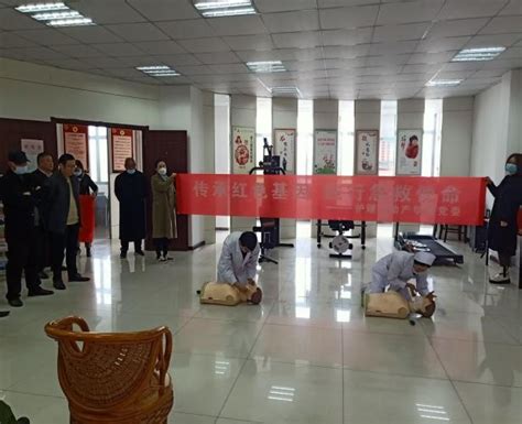 护理与助产学院党委开展社区健康教育系列之“心肺复苏进社区”党日活动 江苏护理职业学院