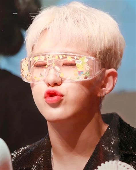Seventeen Community Posts 晚安，克拉妹，晚安，茸茸。kiyo