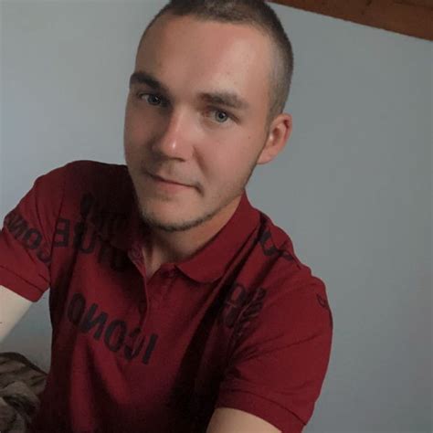 Simo Istvan Simoistvan • Threads Say More