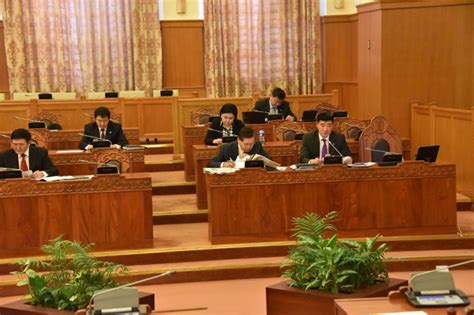 Эм эмнэлгийн хэрэгслийн тухай хуулийн төслийг анхны хэлэлцүүлэгт шилжүүллээ