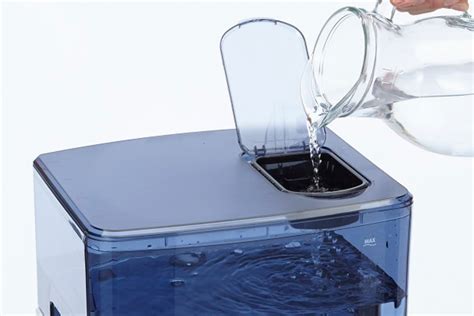 ウォーターサーバー Watta タンクタイプ 7l （ 本体 ボトル交換不要 エコモード搭載 ボタン表示 水道水 浄水器 温水 常温水 冷水
