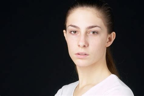 Top 7 Signs Of A Female Narcissist To Watch Out For Trn