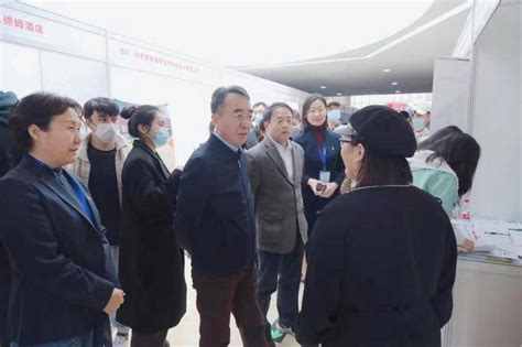北京农学院举办2023届毕业生校友企业双选会就业服务咨询