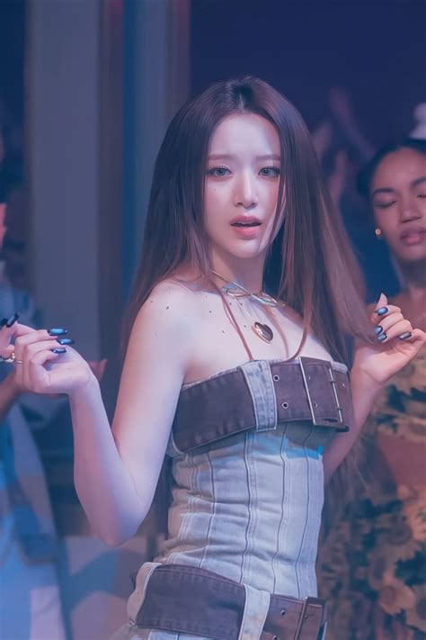 잡담 슈화 퀸카 뮤비 이때 진짜 너무너무 예뻐 인스티즈instiz 연예 카테고리