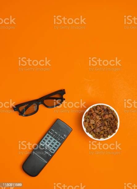 3d 안경 Tv 리모컨 건포도와 그릇 평면도 0명에 대한 스톡 사진 및 기타 이미지 0명 3차원 형태 거실 Istock