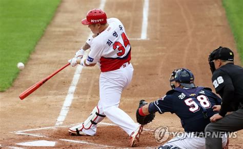 3연승 Kia 4연패 키움 제치고 시즌 첫 3위 도약종합 매일경제