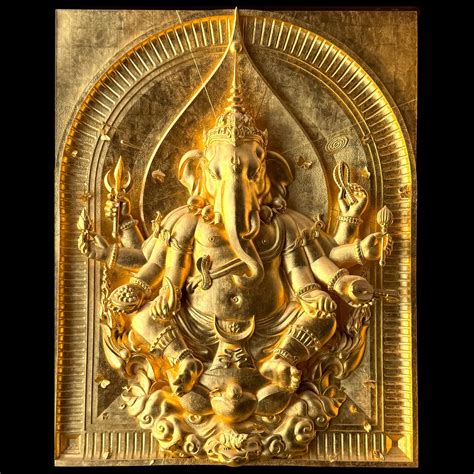 The Arts “พระพิฆเณศวร์ ๘ กร” ขนาด 79 8 X 63 5 Cm เทคนิค Goldleaf On Fiberglass ปีที่