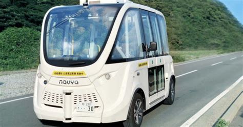 ハンドルがない自動運転バスを祭り客の足に！sbドライブ、対馬市で実証実験 自動運転ラボ