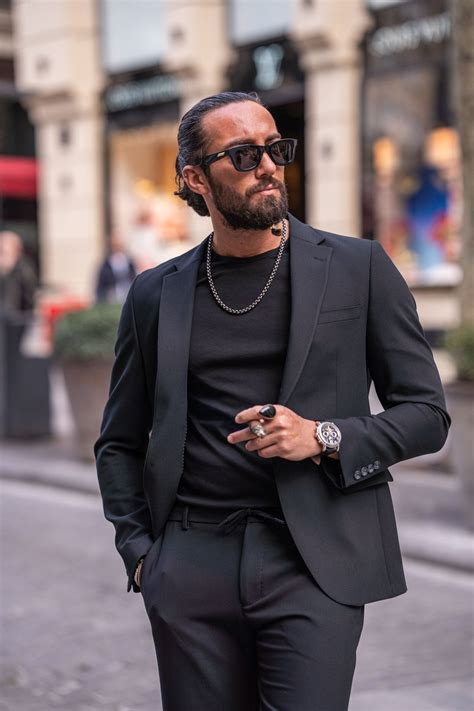 Dynamic Elegance Slim Fit Black Business Casual Suit By Hollomen