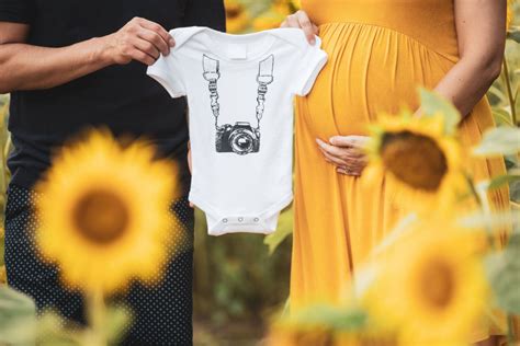 Pregnancy Photo Shoot Dress Ideas